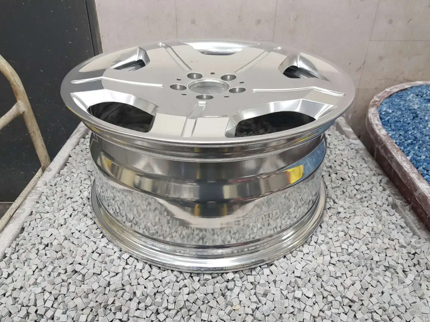 Alloy Wheel Rim Vibrating Wheels Polishing Sizing Machine