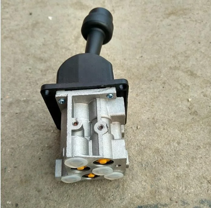 Hand Brake Valve 14750667h Lifting Valve 4 Hole For Sinotruk - Buy ...