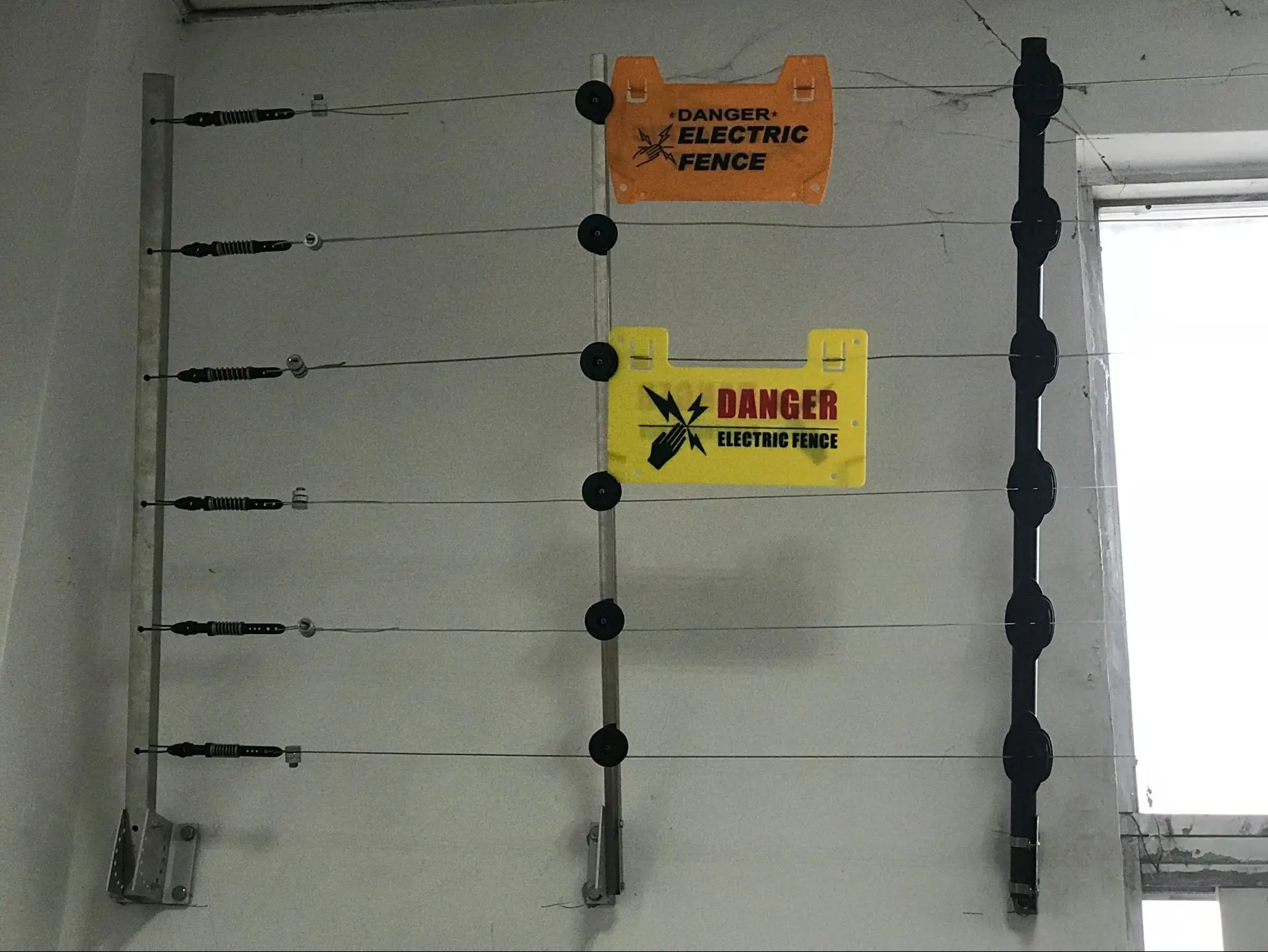 Heavy Duty Tension Bobbin Insulator For Electric Fence - Buy Electric ...