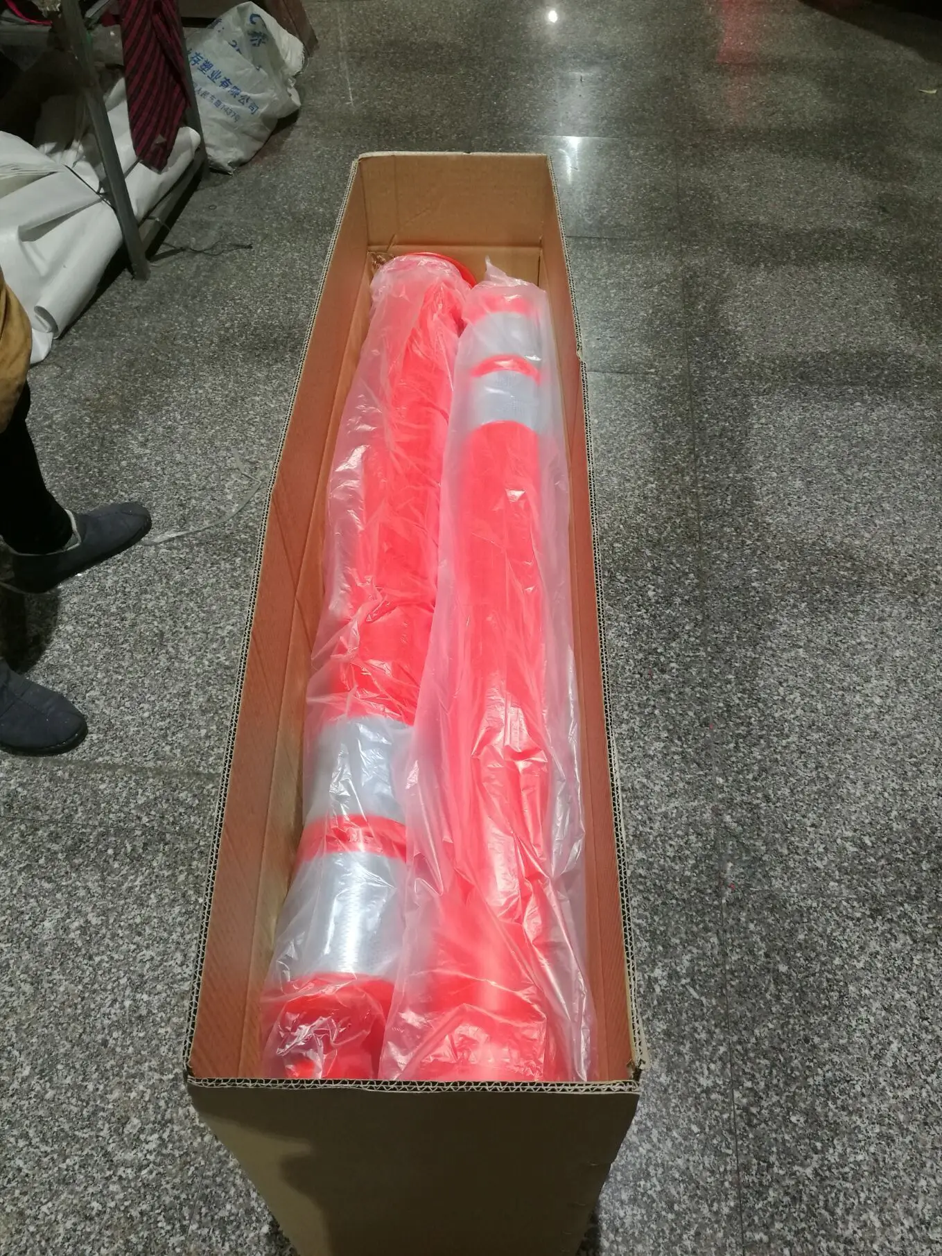 T-top Flexible Guide Post Traffic Delineator Post With Rubber Base ...