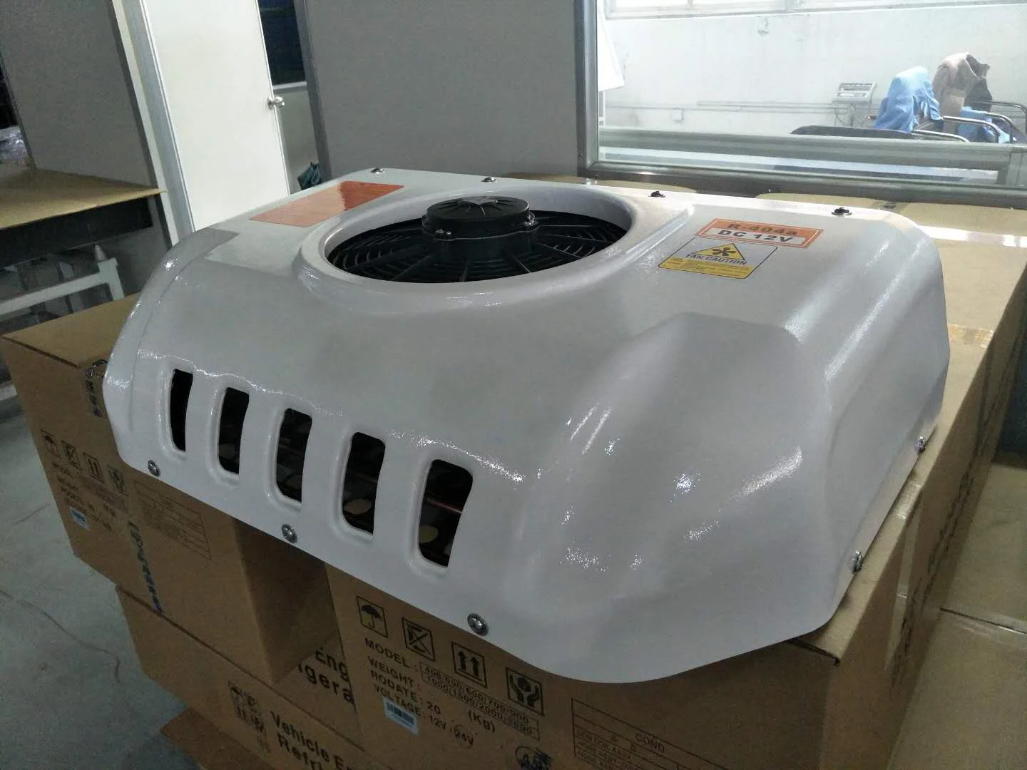 Long Time Warranty Engine Driven Type 3 Cubic Metre Van Freezer -20 ...