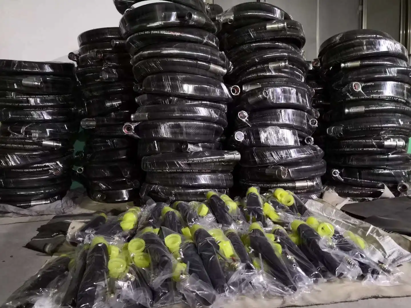 100 미터 길이 고압 블랙 플렉시블 호스 파이프 시멘트 펌프 고무 호스 Buy 자동 절단기 유연한 파이프 가격 공급 시멘트 펌프 고무 호스스트레치 스틸 와이어 강화