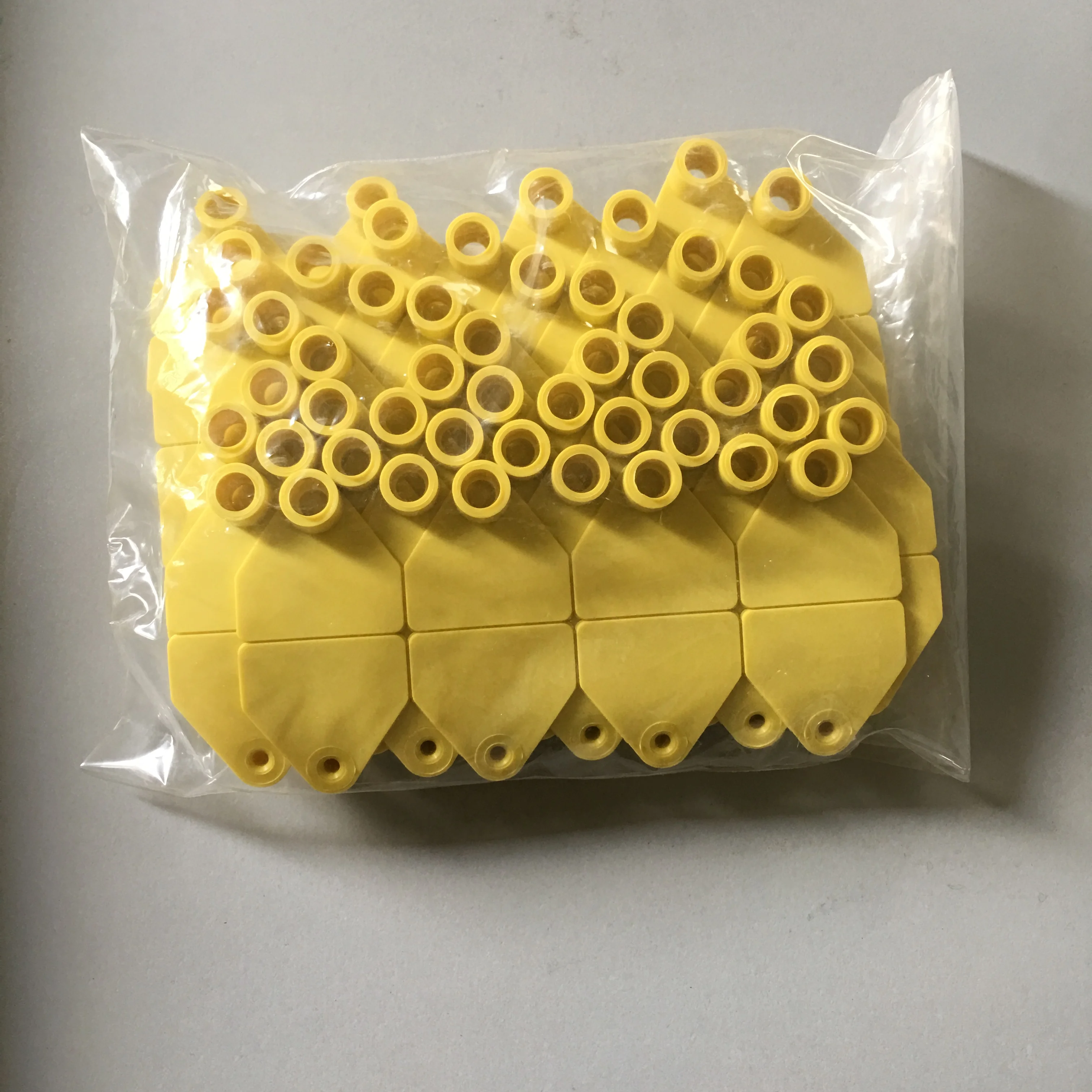 Plastic Sheep Ear Tag Flag Ear Tag - Buy Tpu Yellow Female Tag 41*15 ...