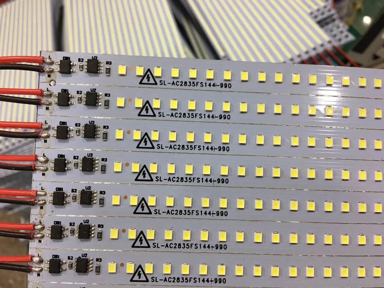 Aluminum PCB LED Bar - 220V 2835 144leds IP65 LED Strip