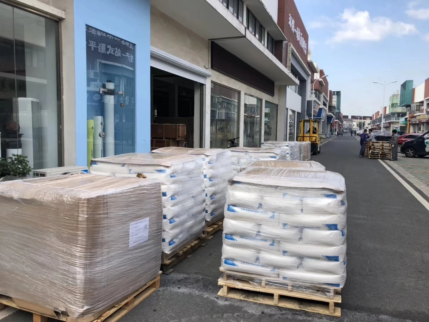 Factory Price Acrylic Anion Ion Exchange Resin For Softener Media - Buy ...