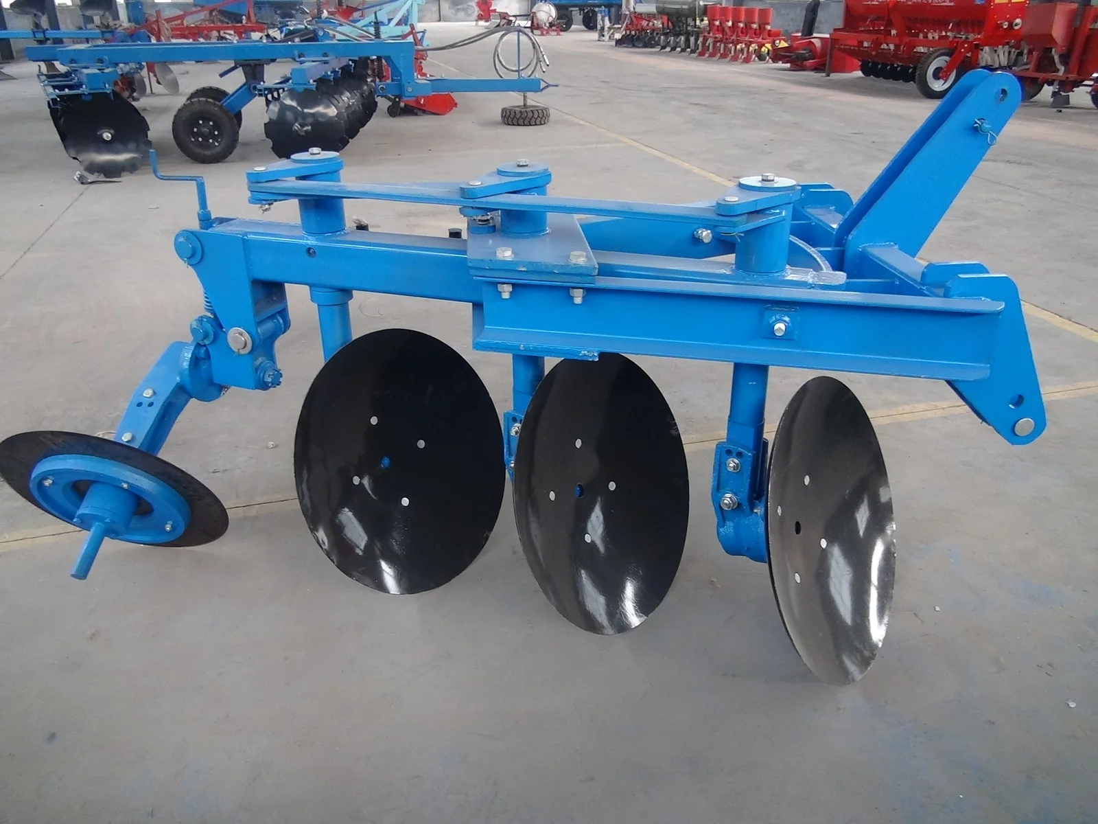 Tractor Implement Hydraulic Steering Disc Plough For Sale. Two-way Disc ...