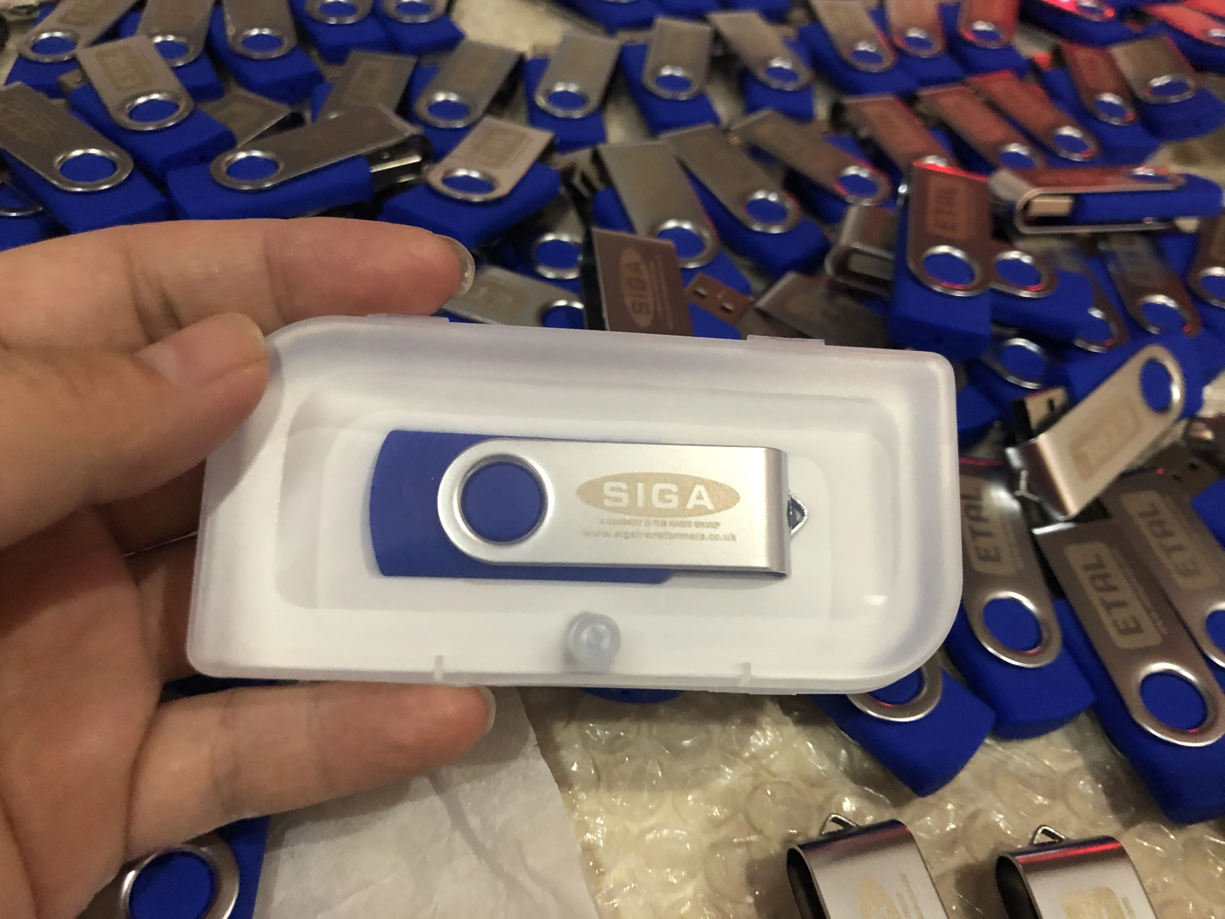 100% Original USB Flash Drives with Custom Swivel Design 2G to 1TB ...