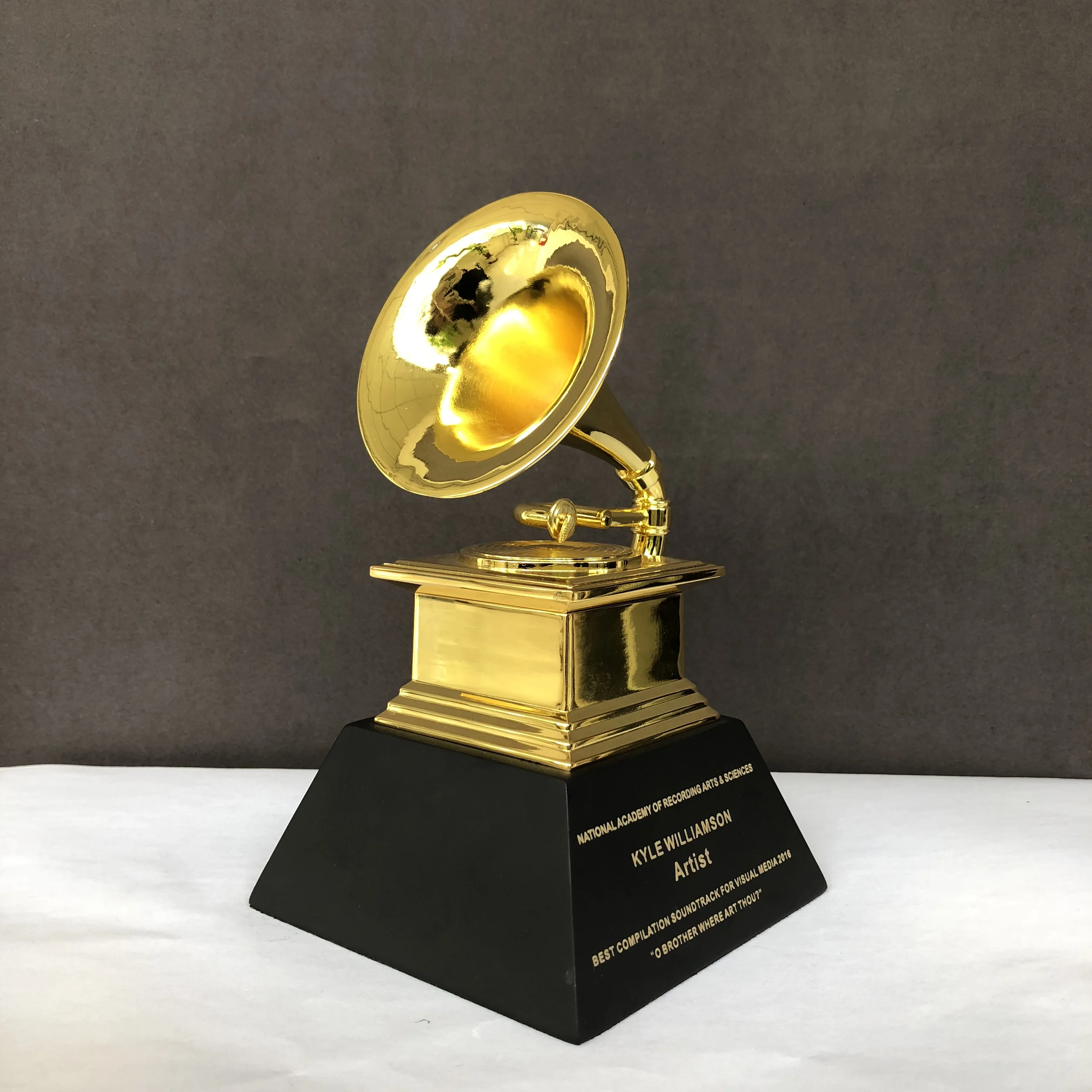 Metal Custom Logo Gold Grammy Award Trophy Zinc Trophies Made In China ...