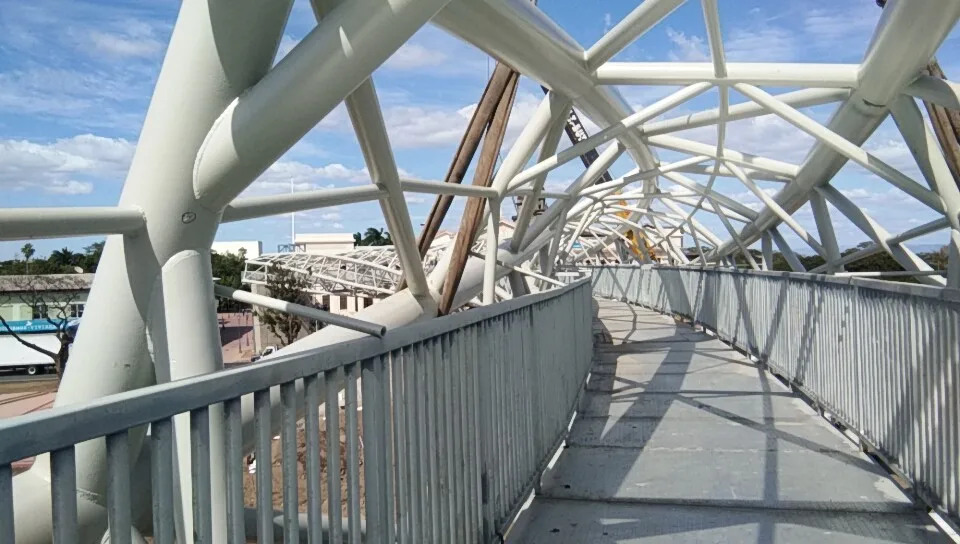 Prefabricated Steel Pipe Truss Bridge Tensile Membrane Structure Fabric ...