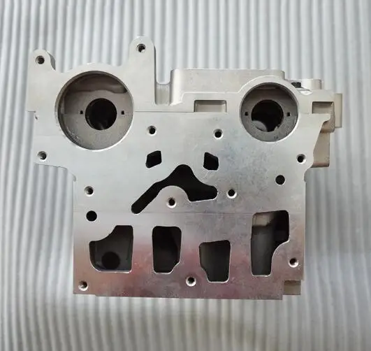 Engine Parts K4m Cylinder Head 7700600530 7701471364 For Renault 1998 ...