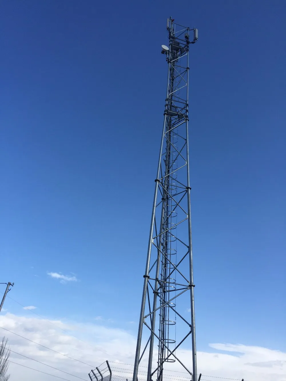 China Customized Self Standing Lattice Tower Manufacturers and ...