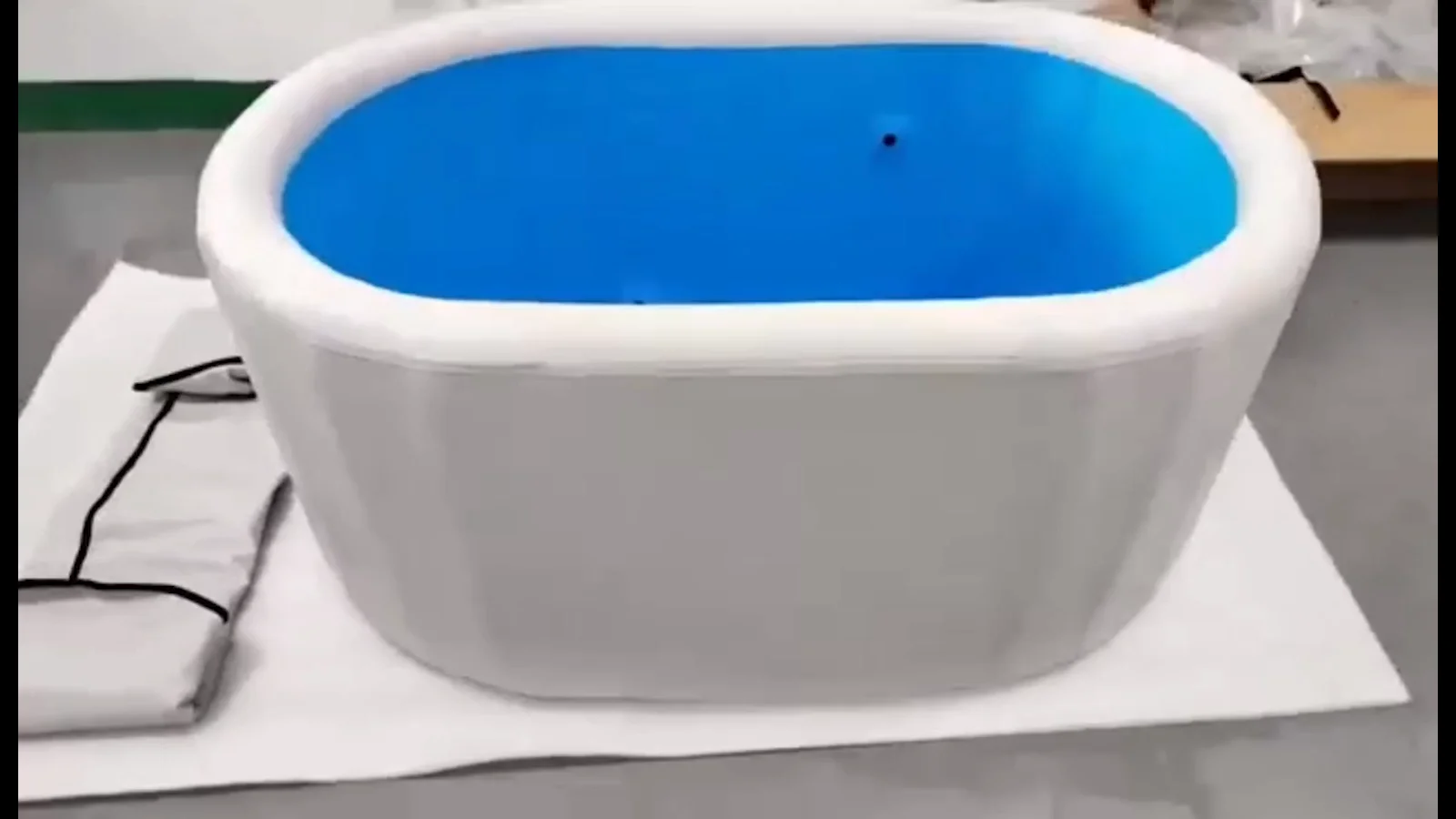 The Barrel Cold Plunge Tub Ice Bath Machine With Chiller System ...