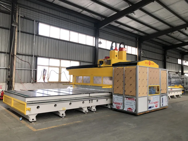 Large CNC Router Cutting XPS PU Sandwich Panel for Refrigerated Truck ...