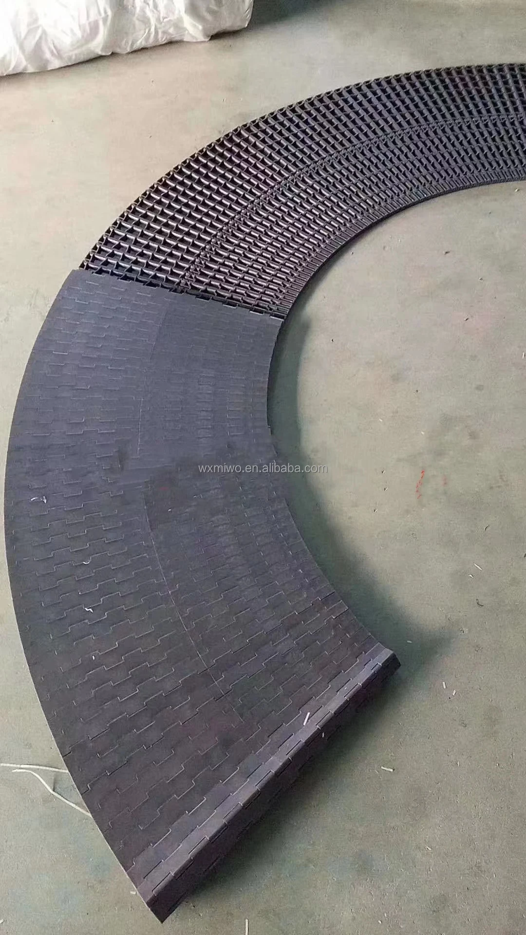 90 Degree Circular Conveyor Belt - MIWO Conveyor Solutions