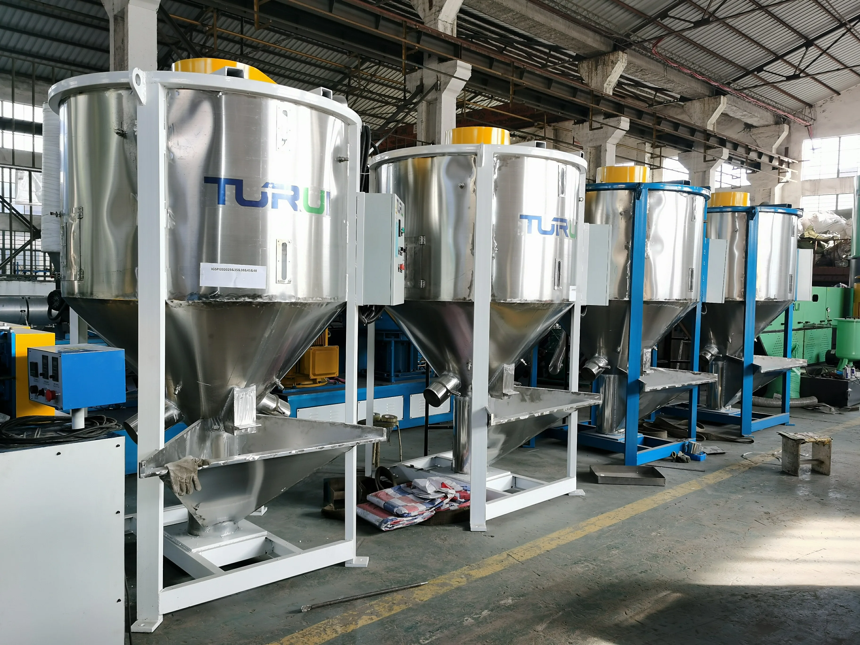 Plastic Raw Material Mixer Machinery Vertical or Horizontal Mixer for ...