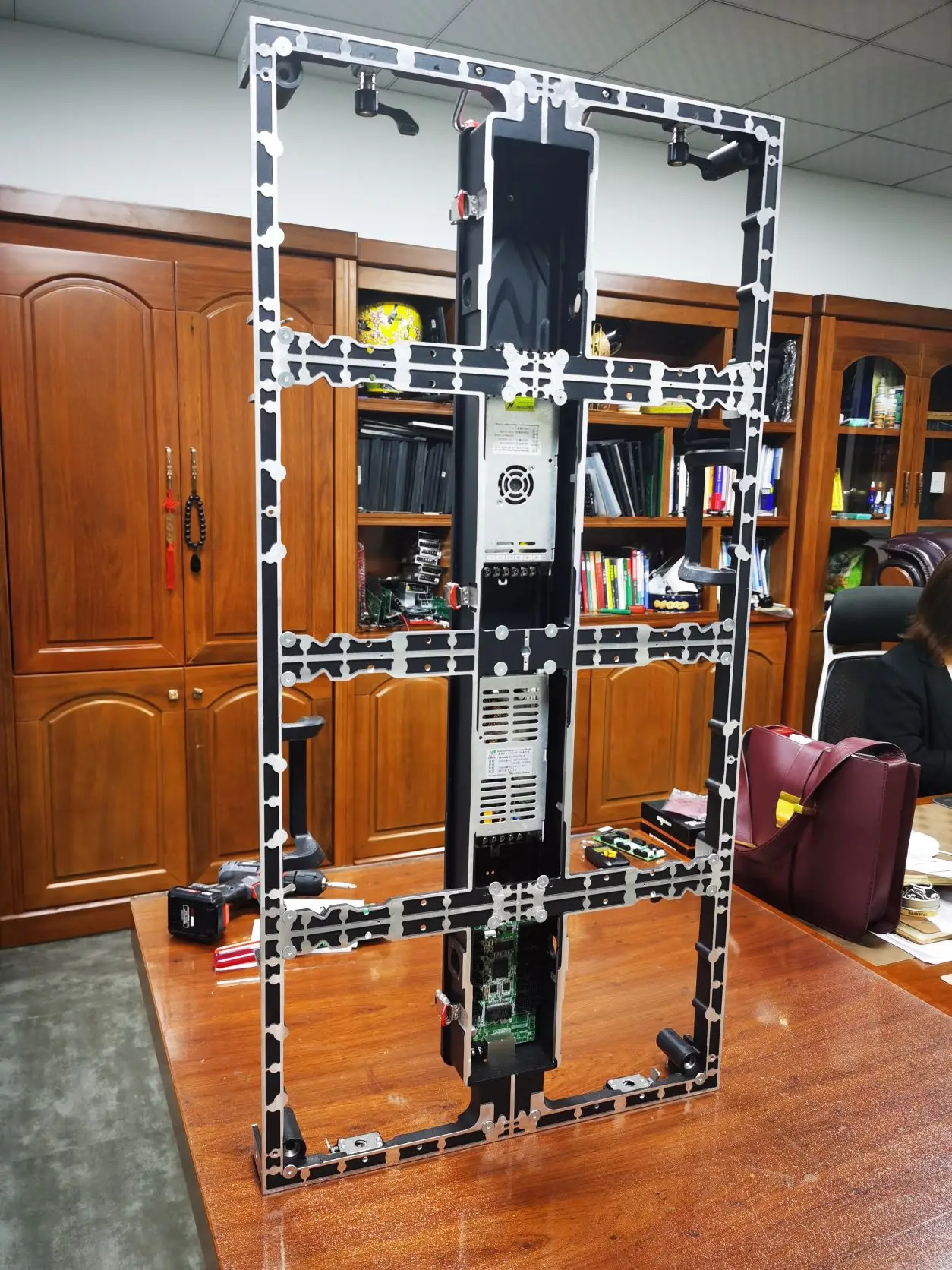 1000F Curve LED Screen Cabinet for Indoor and Outdoor