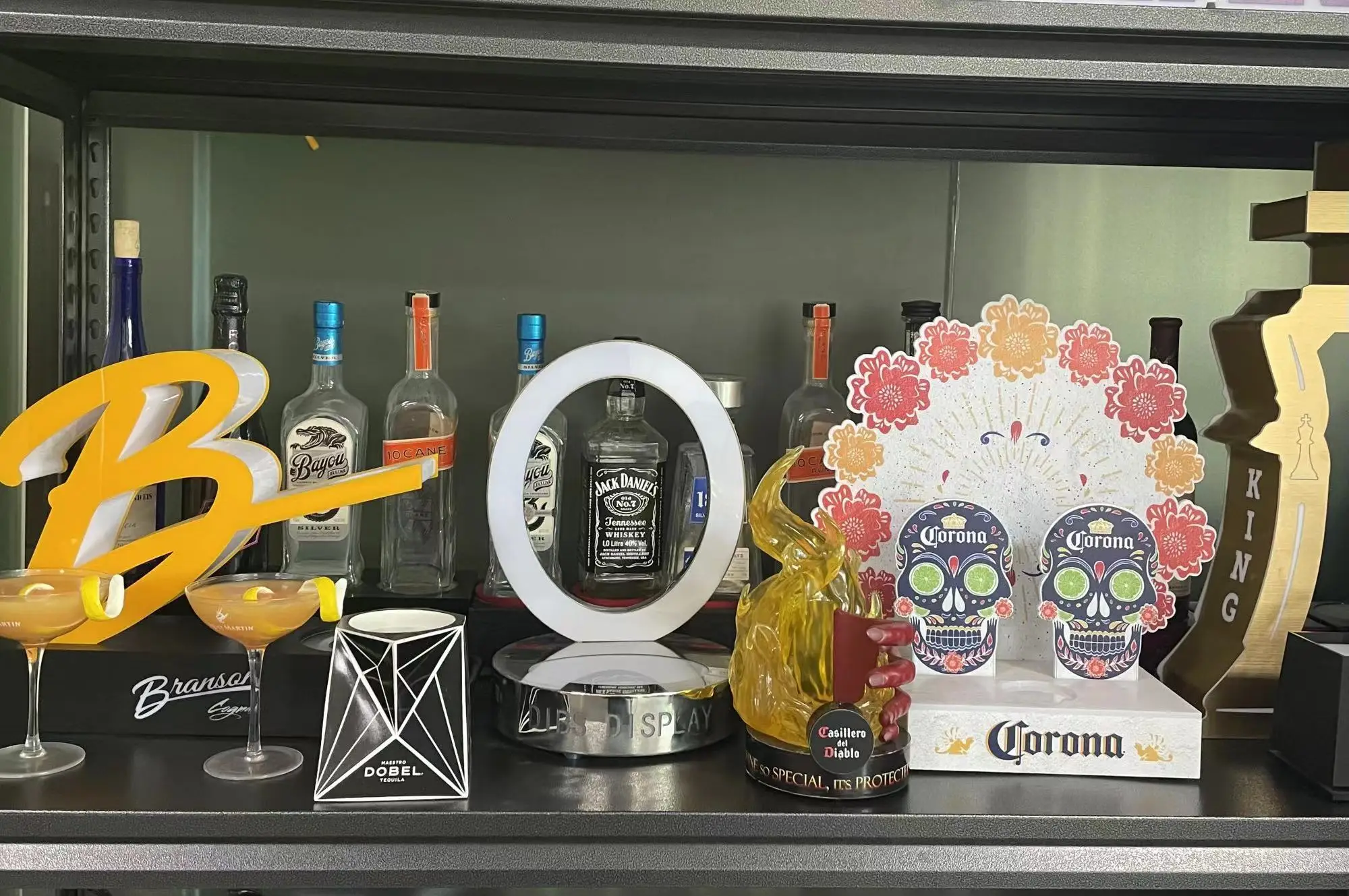 Customized Lighted Liquor Bottle Holder Stand Presenter Led Glorifier Bar Led Acrylic Shot ...