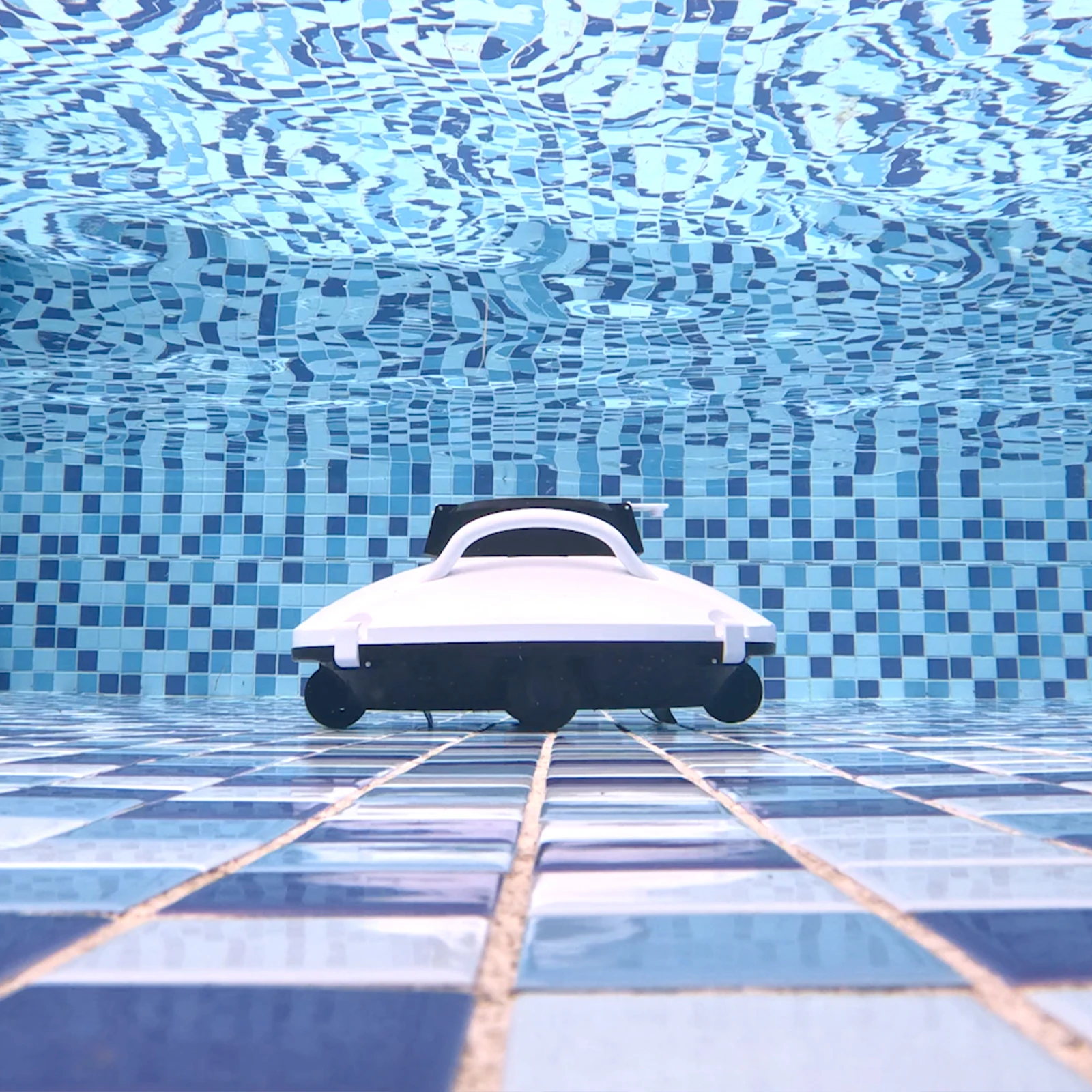Cordless Pool Cleaner Robotic-Bonny - Automatic Pool Cleaning