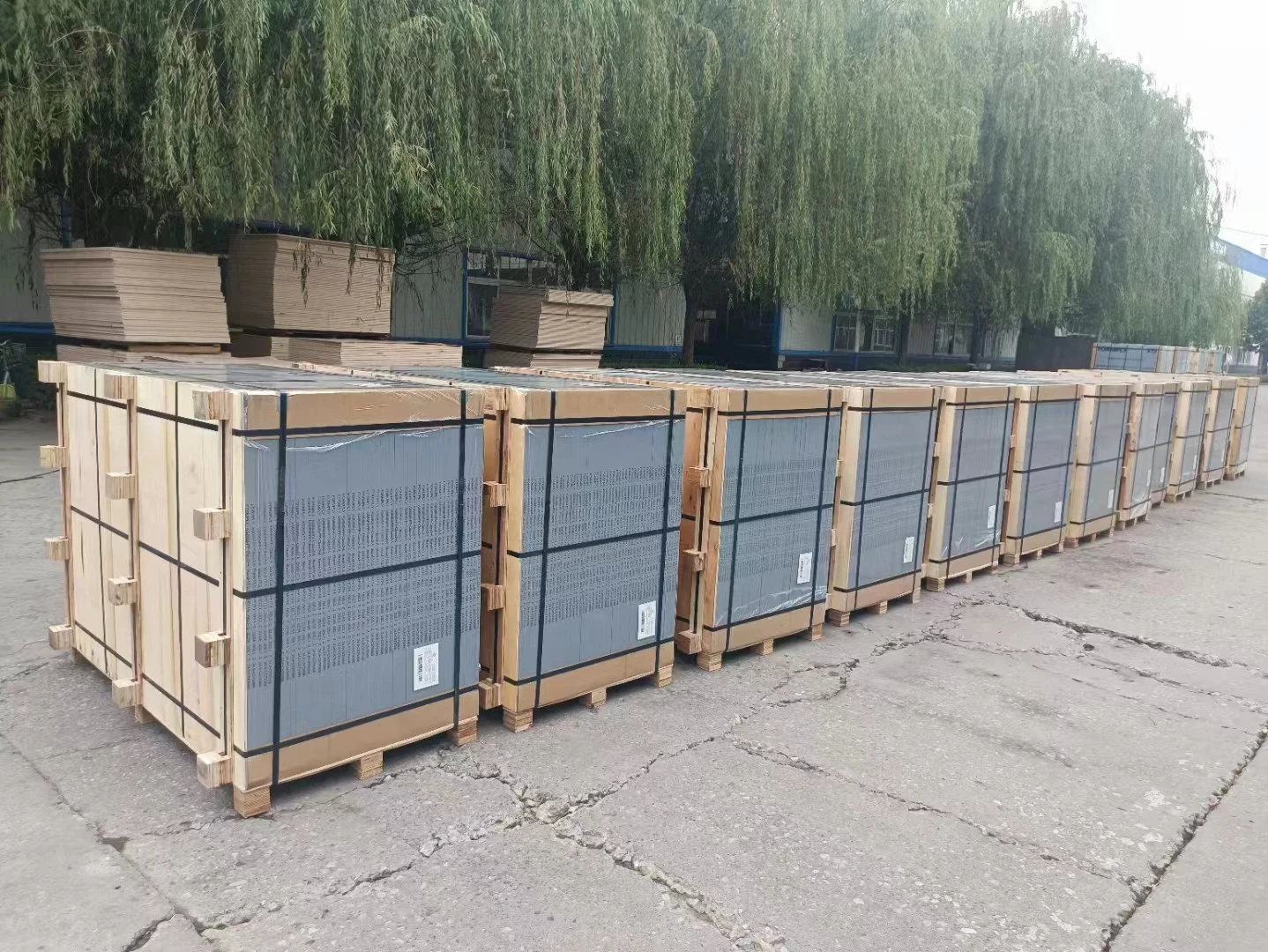 ZMADTO Concrete Formwork - Durable 17mm Black Film Faced Plywood