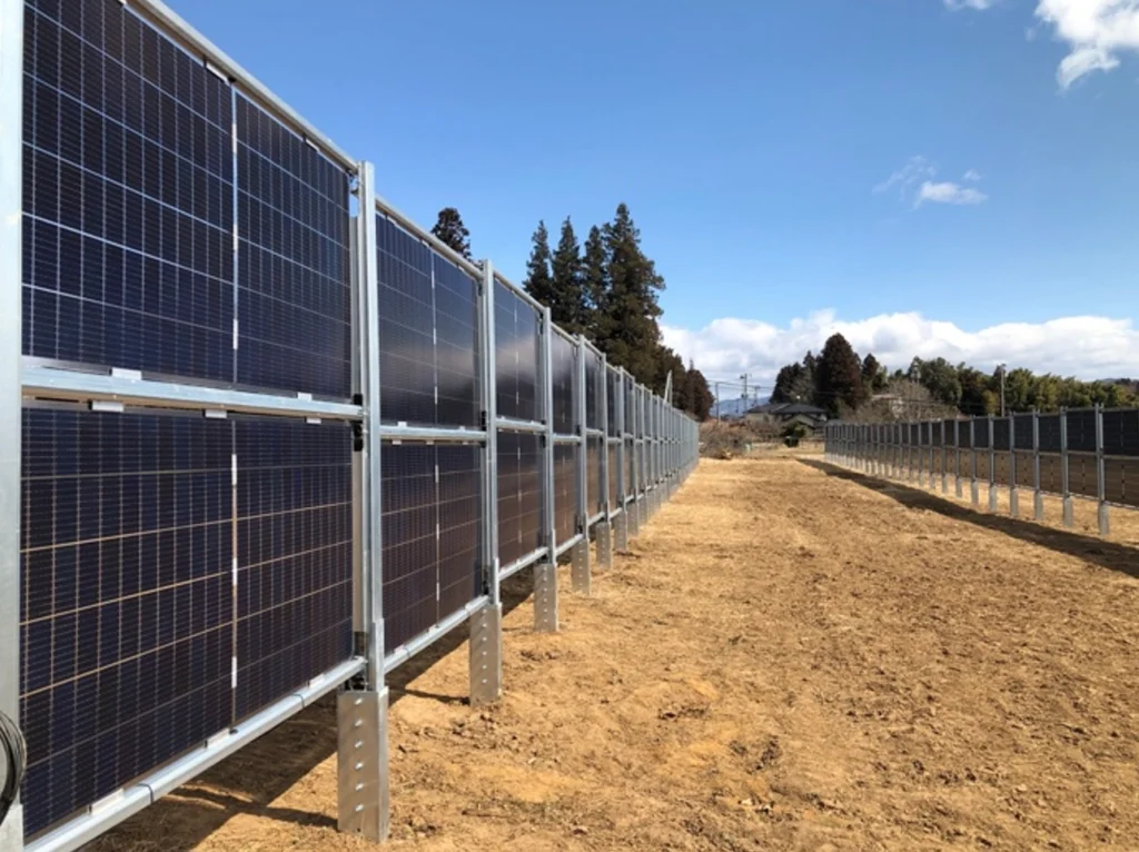 Soeasy Ground Agriculture Mount System - Vertical Bifacial Solar Fence