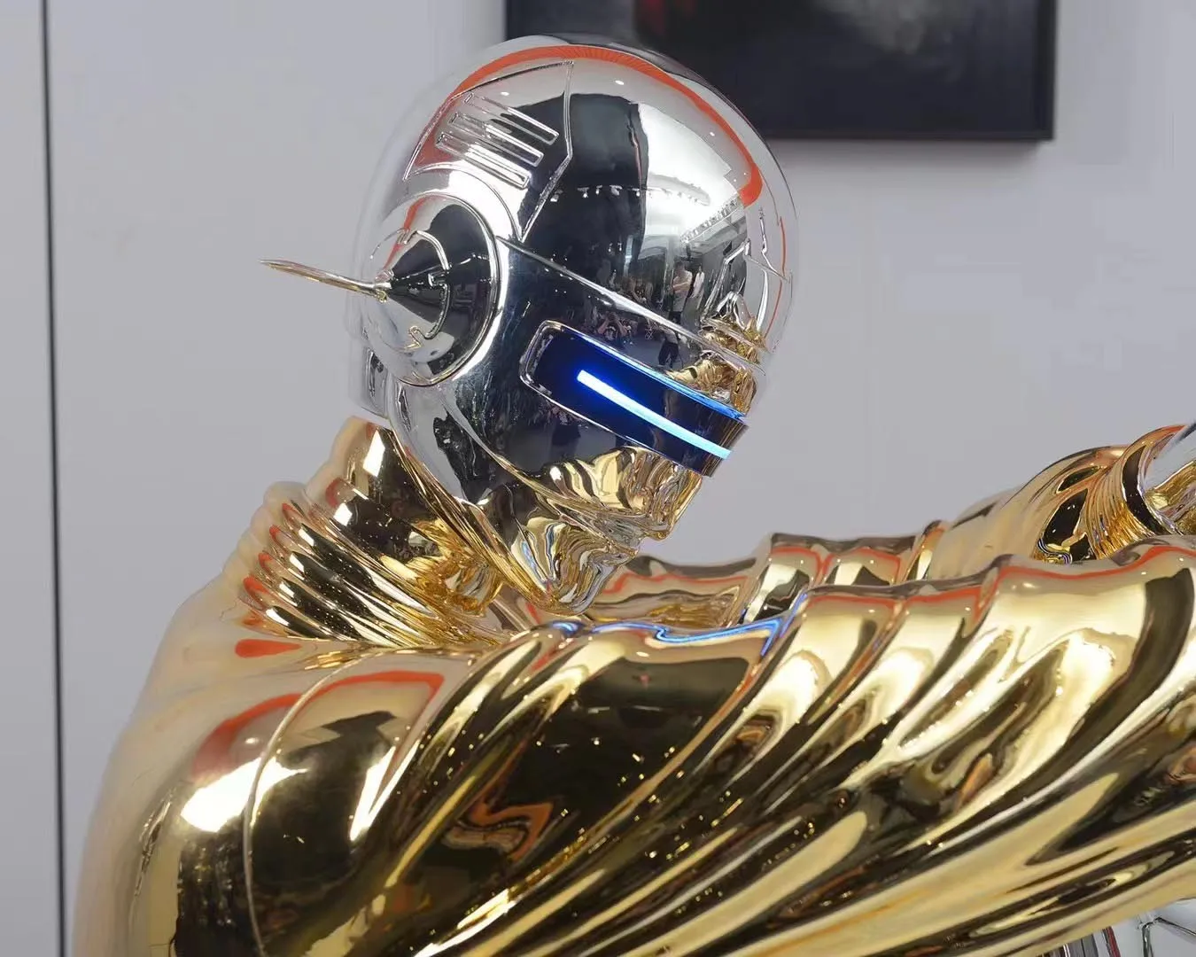 LED Light Mechanical Lady Robot Statue Sora Yamaki