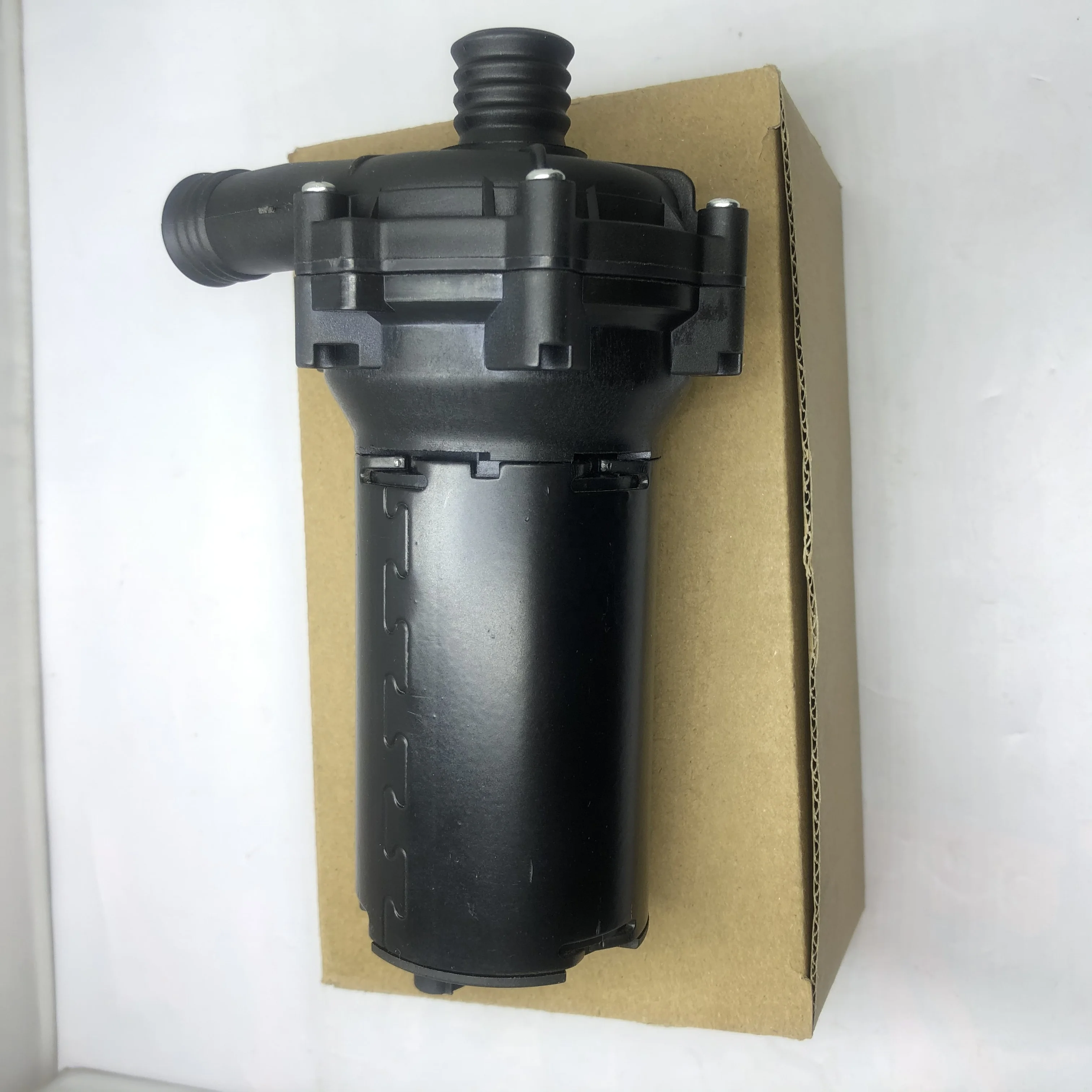 A0005000386 Auto Engine System Auxiliary Coolant Water Pump For ...