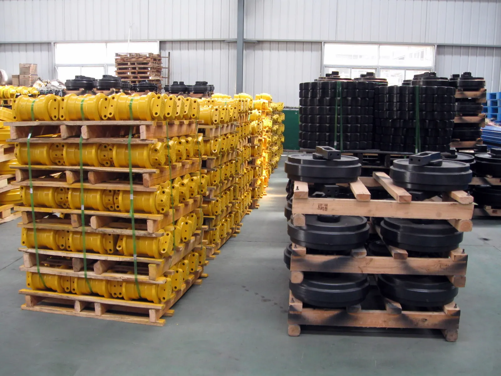 Compact Track Loaders T190 Track Bottom Roller 6689371 For Ctl Track ...