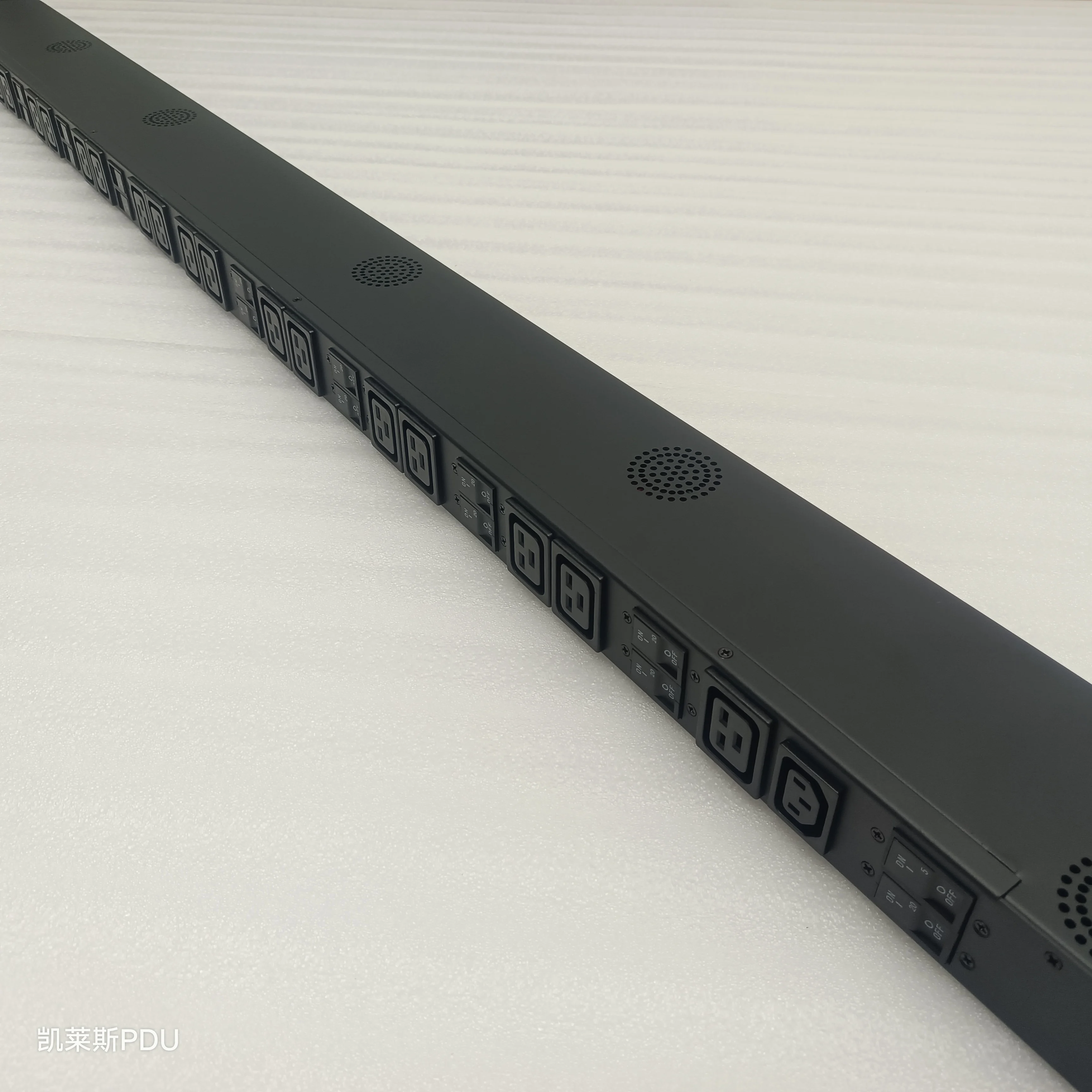 High Power 3 Phase Pdu 63a 125a Circuit Breaker Rack Power Distribution Unit Pdu Three Phase ...