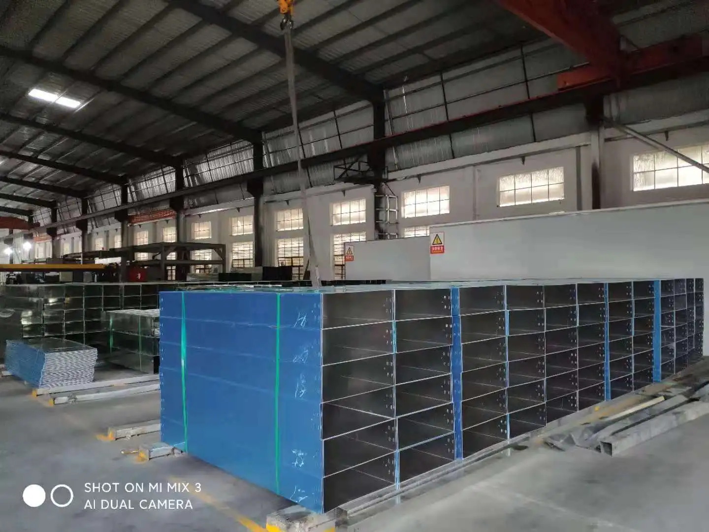 200 Mm Outdoor Cable Tray With Cover Hot Dipped Galvanized Cable Tray ...