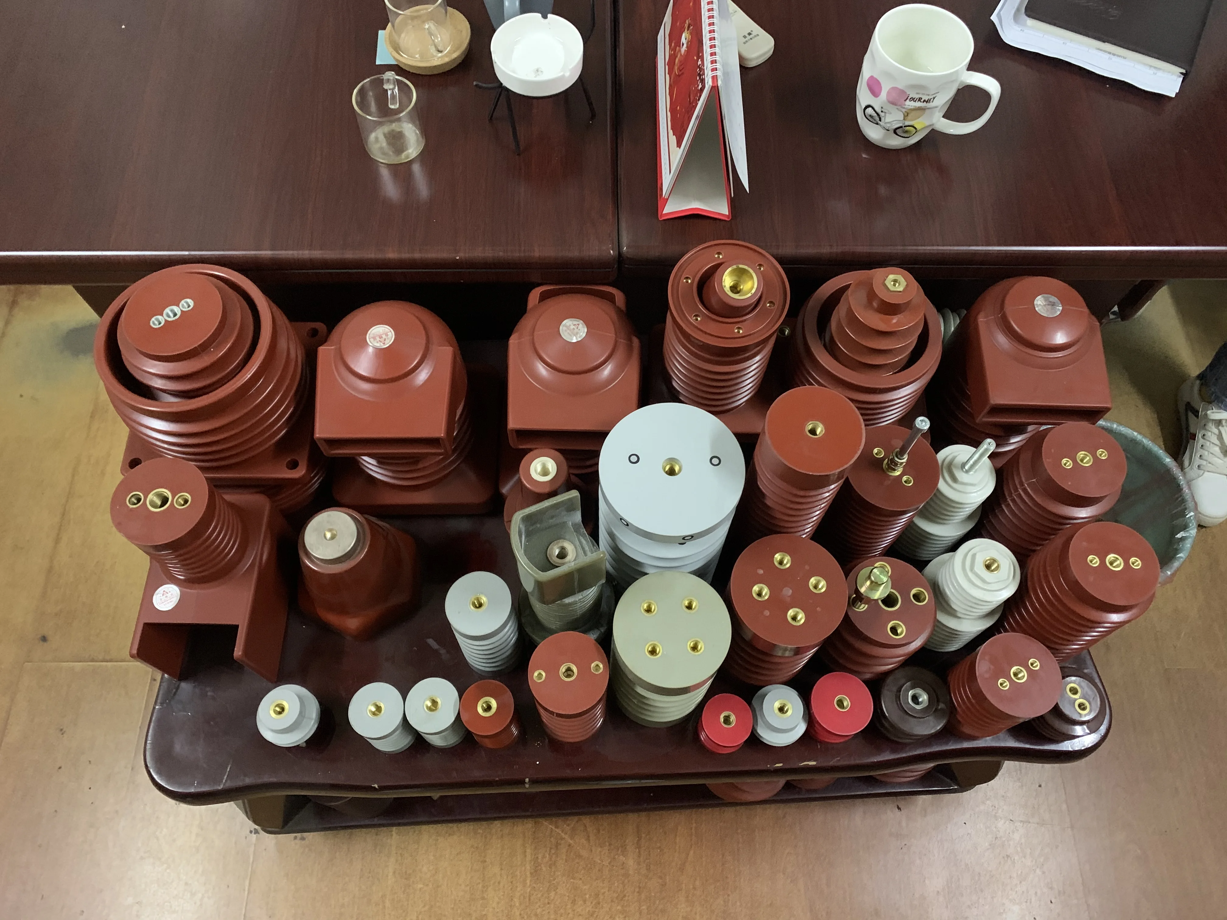 Electrical Porcelain Busbar Standoff Insulator DMC/SMC