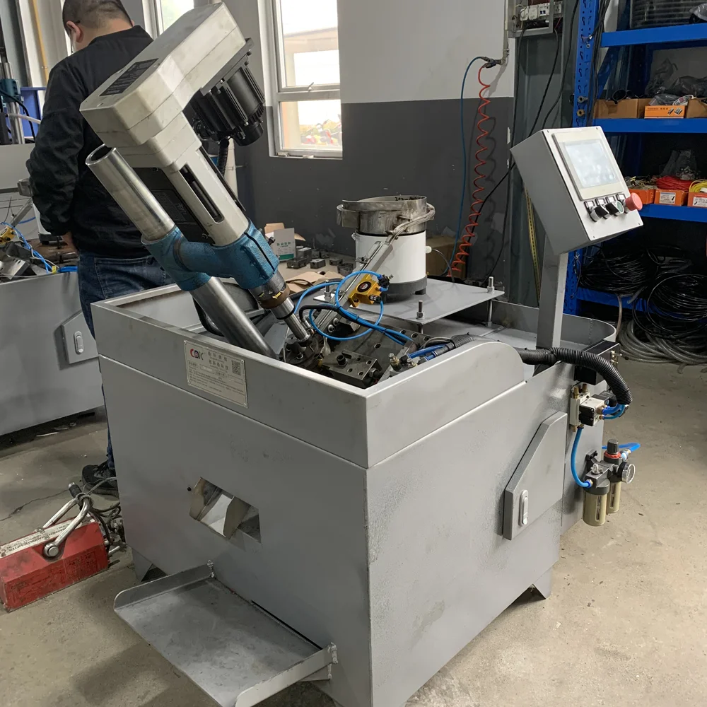 Hexagonal Nut Tapping Machine - Automatic Feeding Device