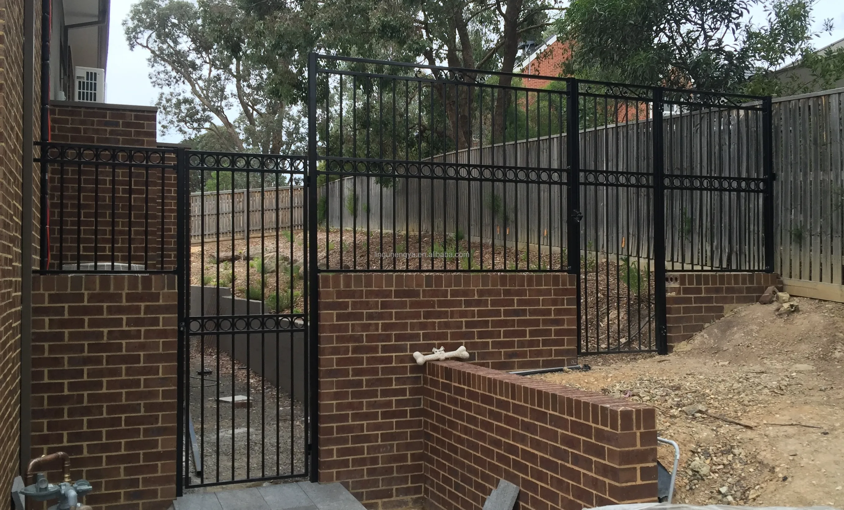 Customized Aluminium Alloy Fence Steel Metal Picket Ornamental Fence ...