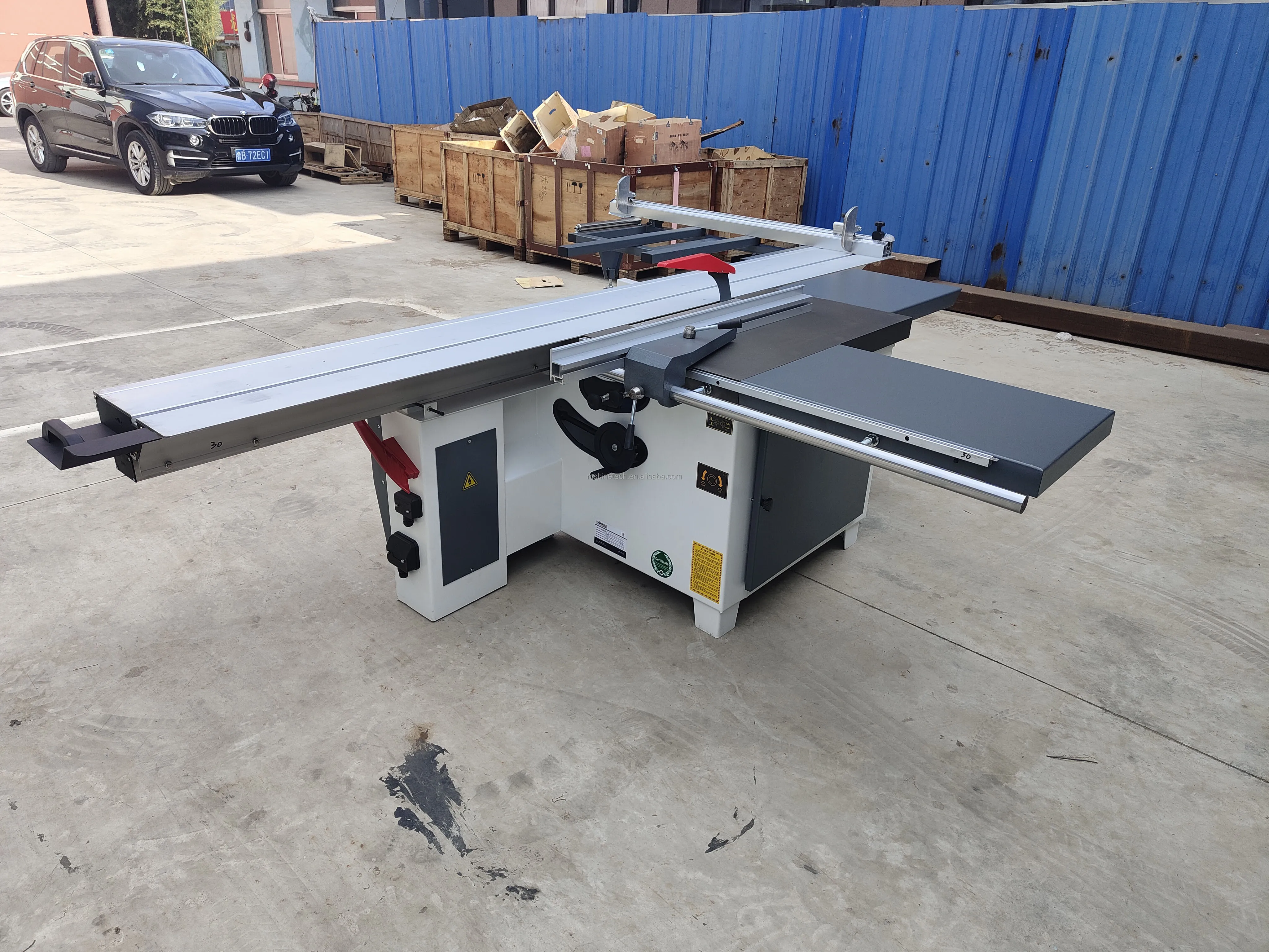 High-accuracy Sliding Table Saw with Touch Screen Control