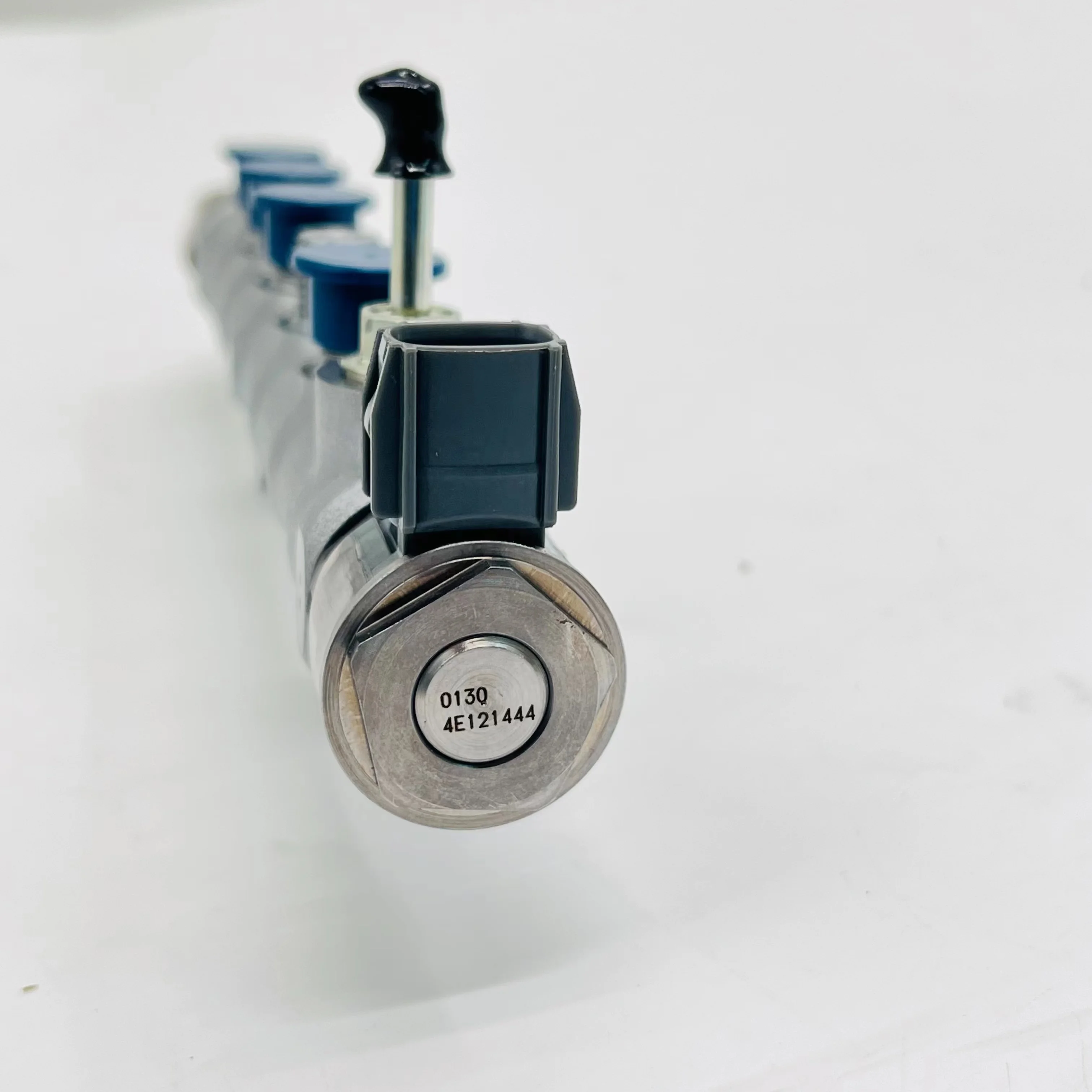 23810-0E010 23810-0E011丰田1GD 2GD直喷发动机共轨总成| Alibaba.com