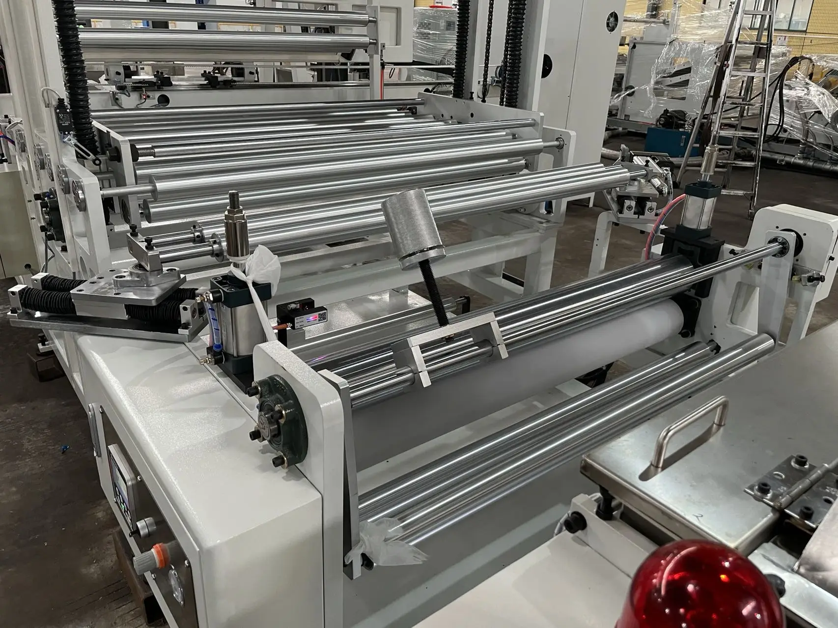 Semi Automatic Disposable Baby Diaper SAP Sheet Laminating Machine