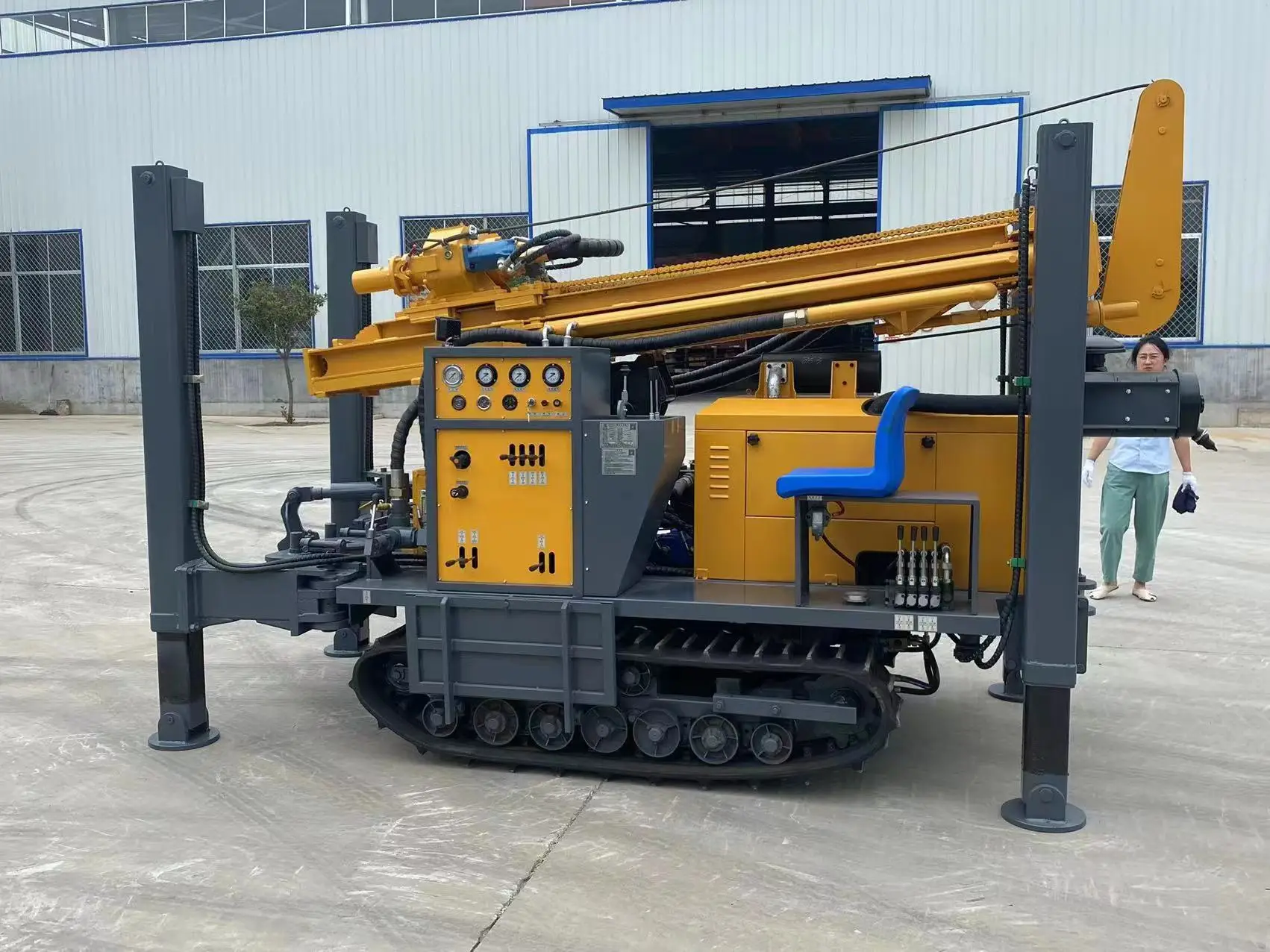Factory Best Rubber Crawler 180m Water Drilling Machine Used Drilling ...