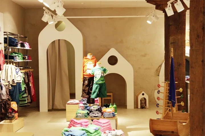 Modern Baby Shop Design - Kids Clothing Store Interior
