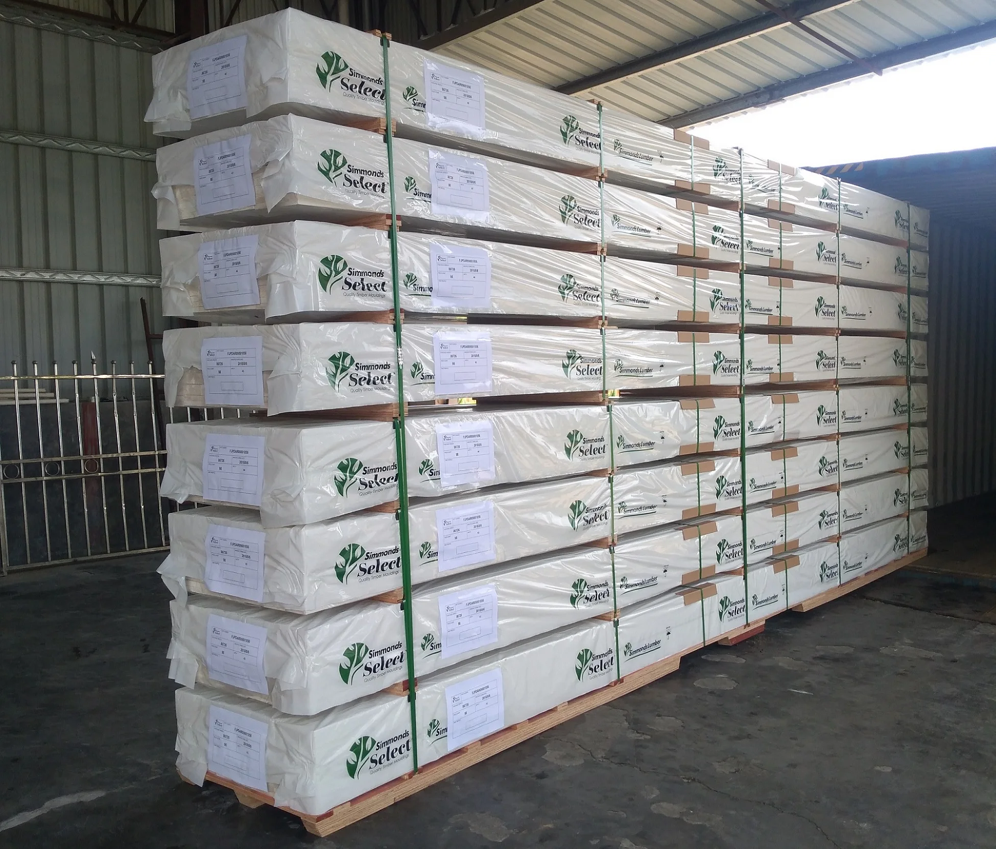 Modern Baseboard Moulding Water Proof Trim White Primed Wooden Skirting ...