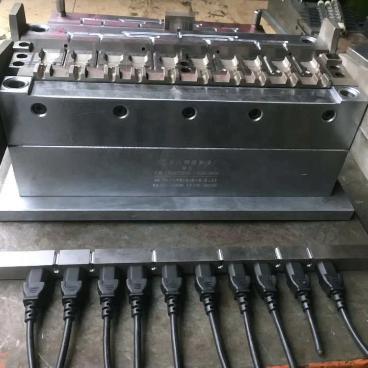 Electric 2pin 3 Pin Plugs - 25ton Injection Moulding Machine