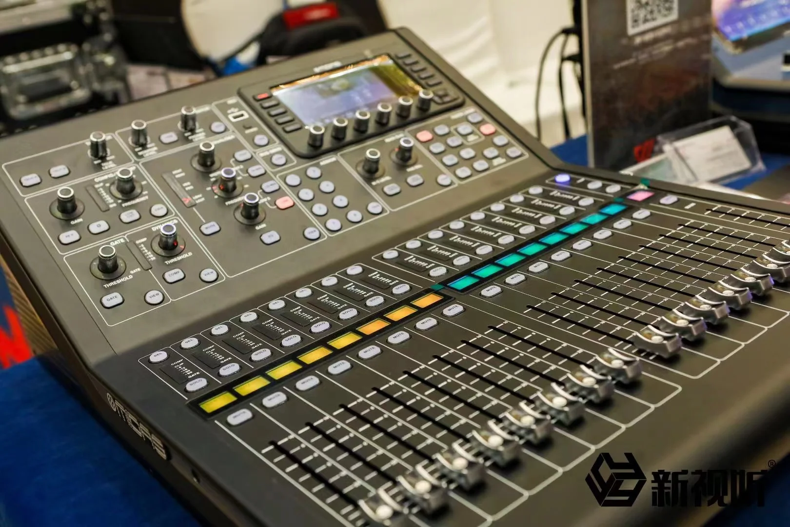 Midas M32r Live Digital Mixing Console 16 Xlr Inputs 8 Xlr Outputs Pa ...