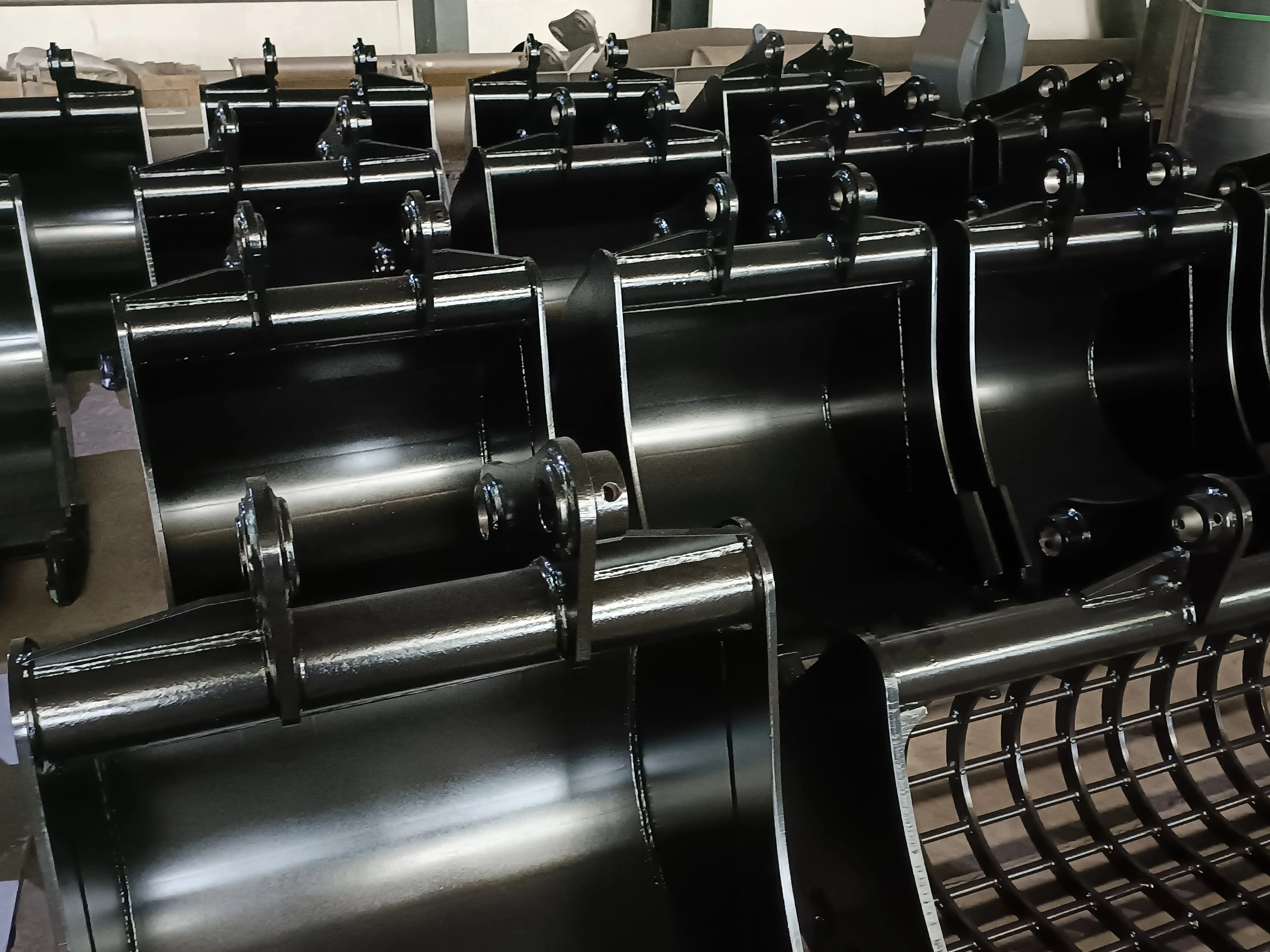 China Factory Hydraulic Trench Bucket Tilting Design Suiting All ...