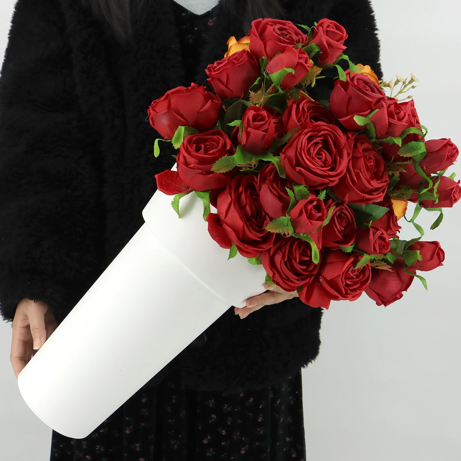 Novelty Deep Water Dry Plastic Flower Bucket - Modern Design
