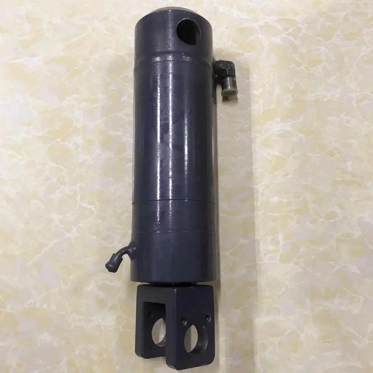Kubota M9540 Tractor Parts - High-Quality CYLINDER 3C085-94610