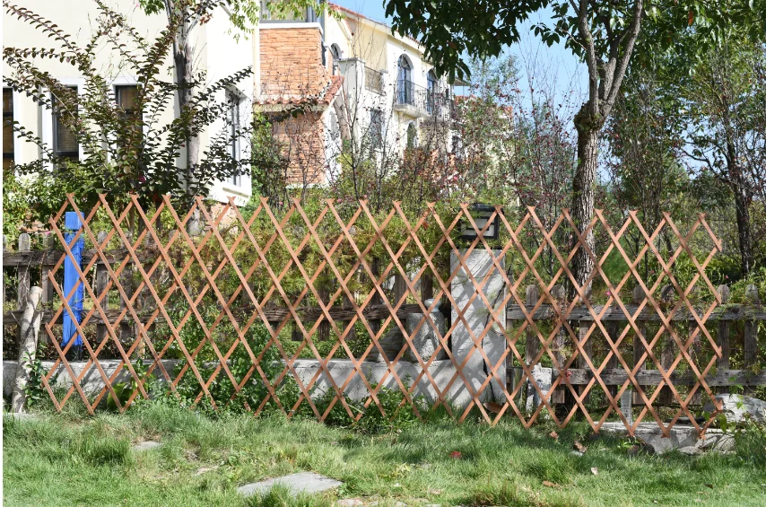 Foldable Lattice Trellis - Durable and Eco-Friendly Fencing