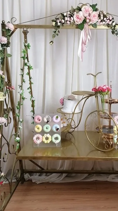 New Design Metal Suspended Cake Swing Stand Wedding Cake Swing Table ...