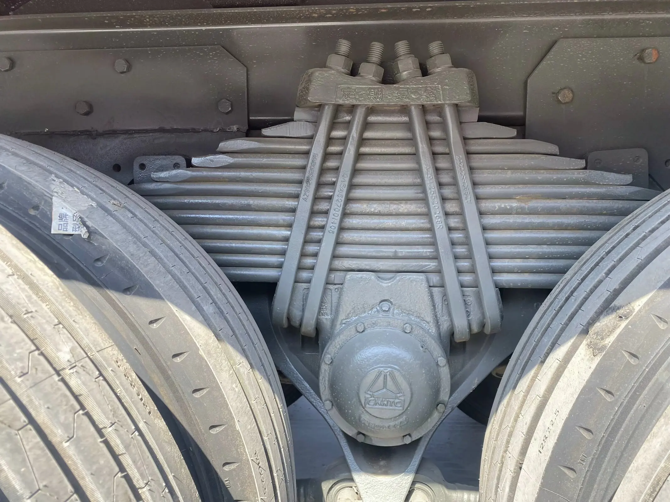 Used Shacman/howo Dump Truck Tipper Truck 6x4/8x4 12-Wheel Hyva Oil ...