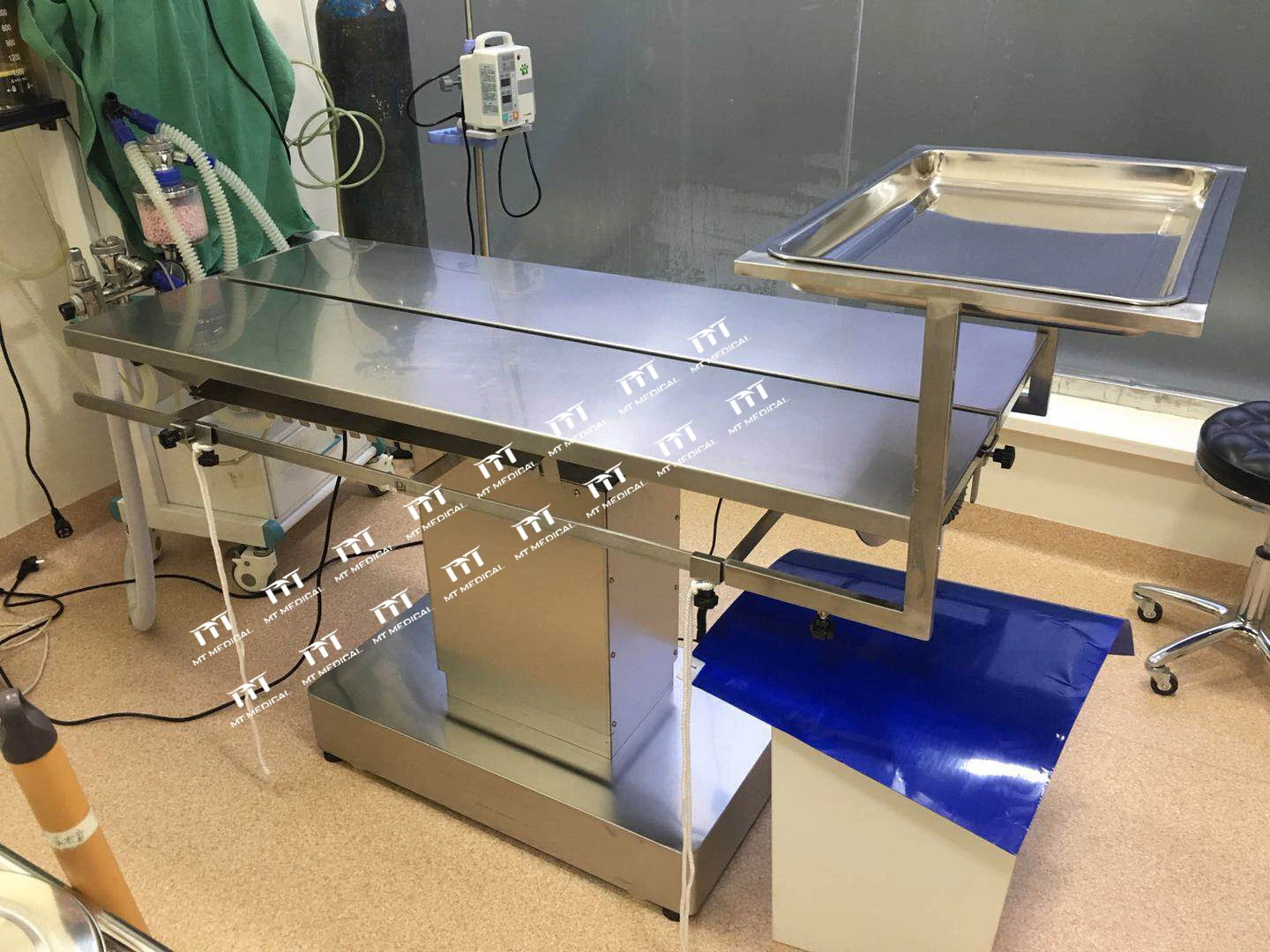 MT MEDICAL Veterinary Operating Table - Durable & Versatile