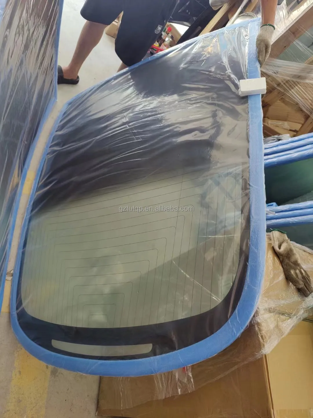 OEM Tesla Model 3 Rear Window Glass 1472925 - Replace/repair