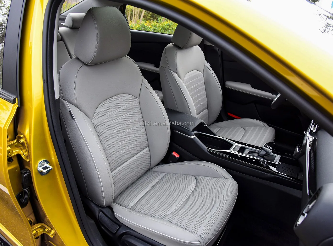 Dongfeng Yueda Kia K3 - Compact Car with Economy Gasoline