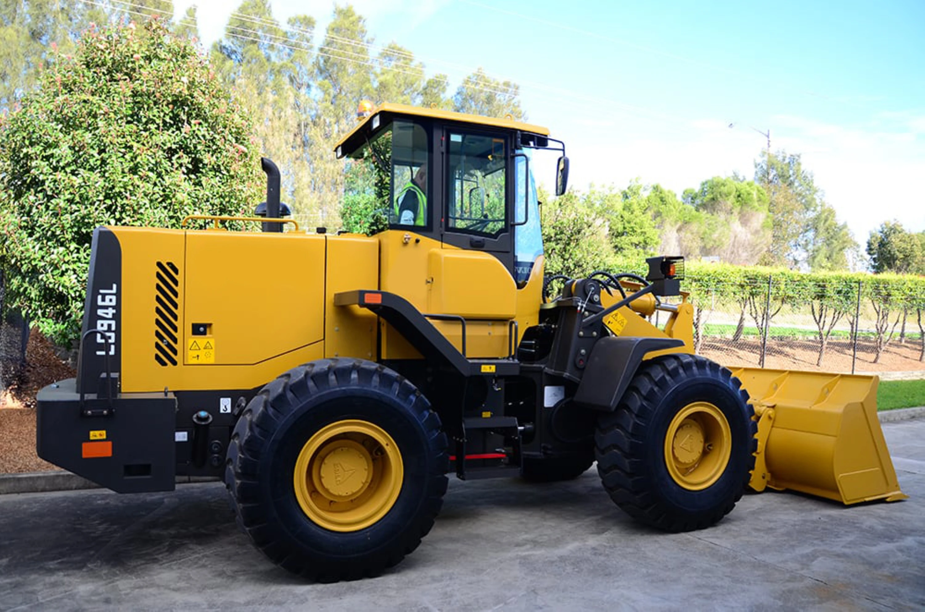 New 4Ton Rated Load LG946L Wheel Loader 2.3CBM Bucket Capacity 129kW ...